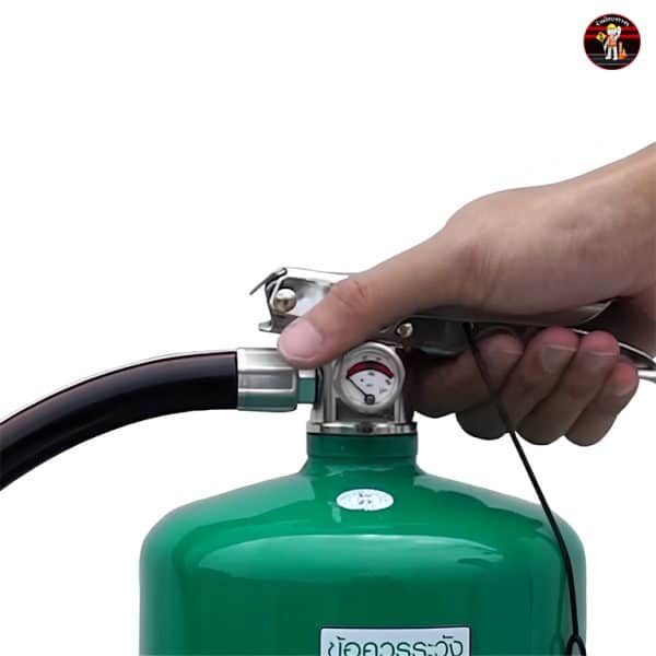 เครื่องดับเพลิง ชนิดเคมีสูตรน้ำ (SC-AFFF Plus) ขนาด 15 ปอนด์ (แถมขาเเขวน) — ร้านไทยจราจร